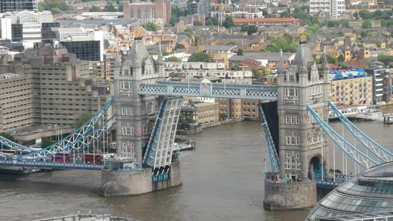 Tower Bridge blocked due to mechanical failure