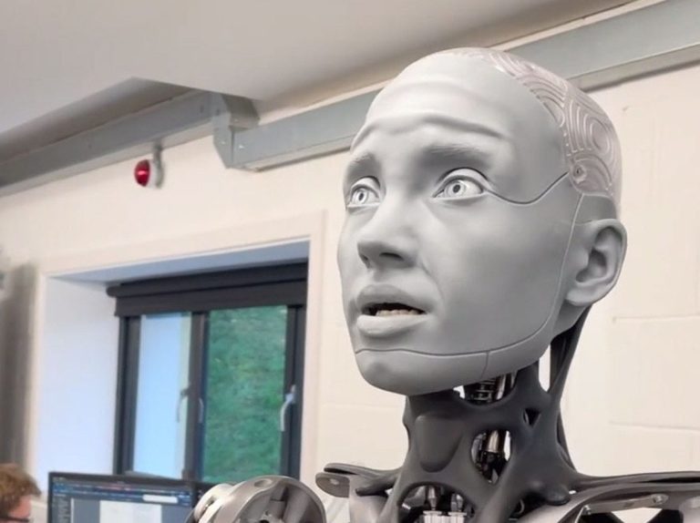 Ameca, the human-like robot that impresses with its similarity to ...