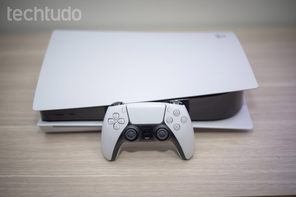 A man buys a PlayStation 5 (PS5) online and receives a bag of rice ...